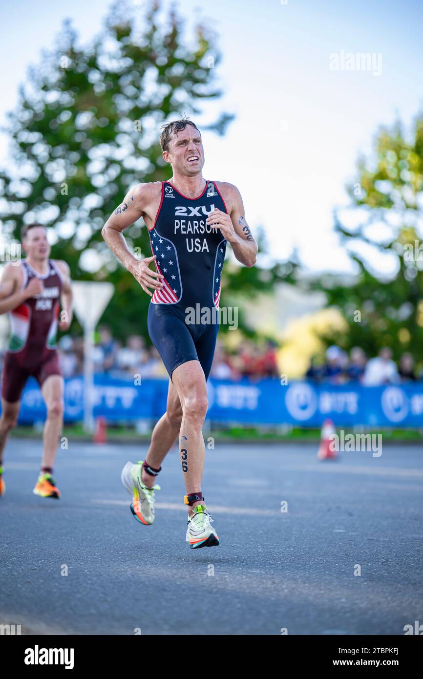 Morgan Pearson participating in Pontevedra in the 2023 World Triathlon ...