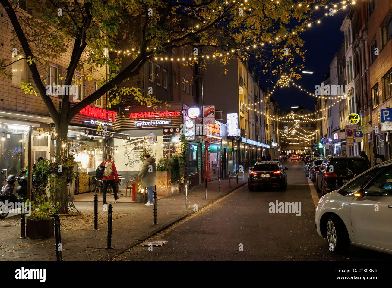 the street Weidengasse in the Eigelstein district, Christmas ...
