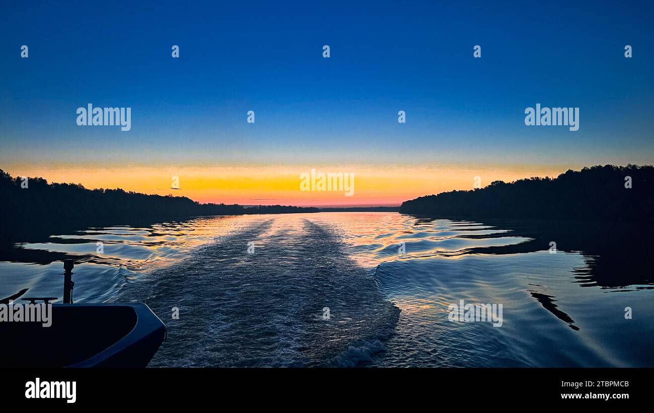 Back end of boat hi-res stock photography and images - Alamy