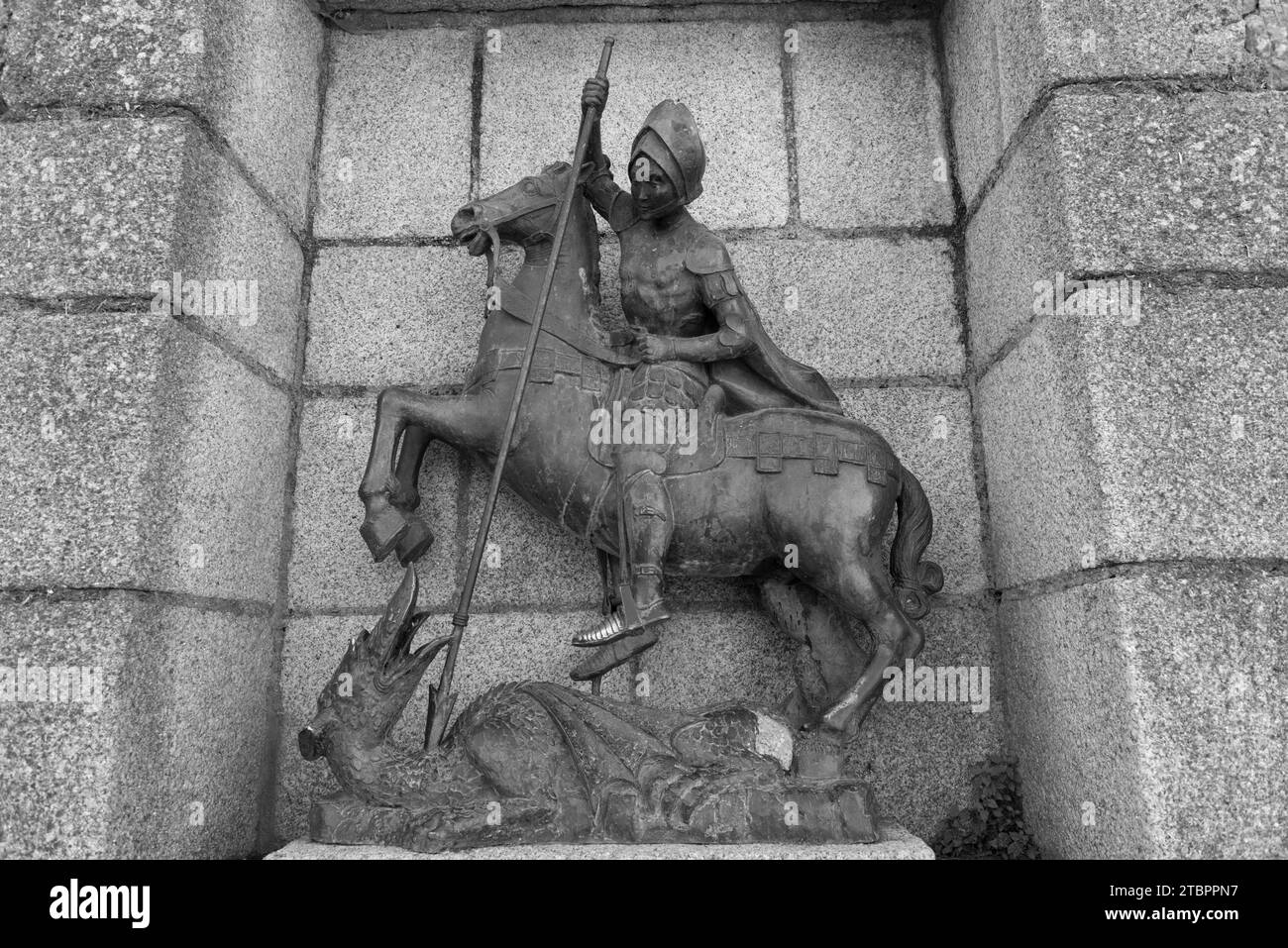 Killing slaying dragon hi-res stock photography and images - Alamy