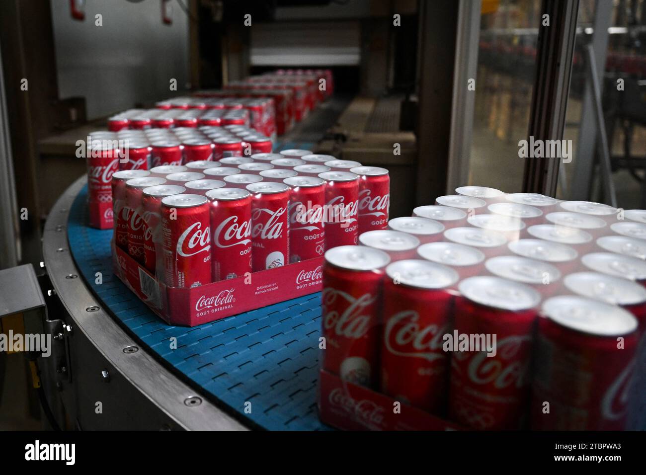 Grigny, France. 08th Dec, 2023. illustration of the Coca-Cola bottle ...