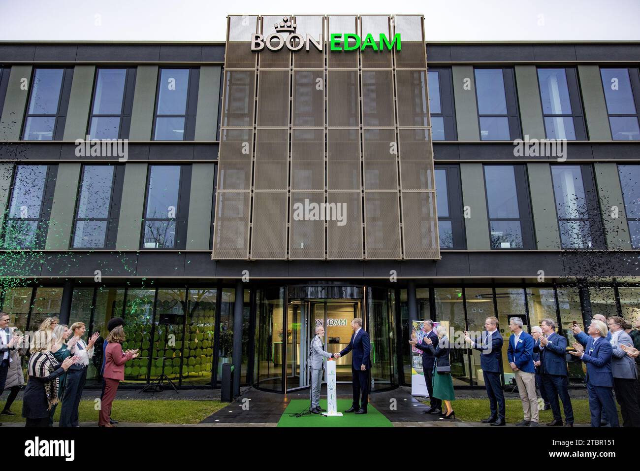 EDAM - King Willem-Alexander during a visit to the new building of ...