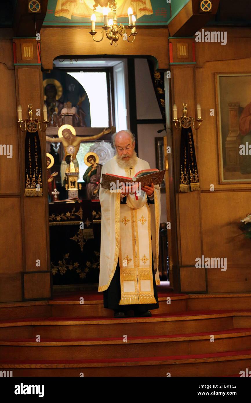 Greek Orthodox Funeral Service at The Cathedral of Saint Luke Glasgow ...