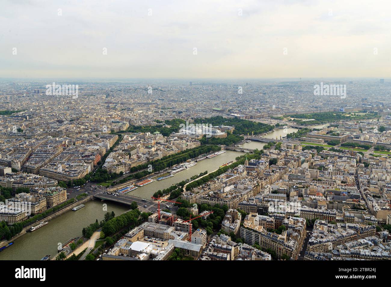 The layout of the city of paris hi-res stock photography and images - Alamy