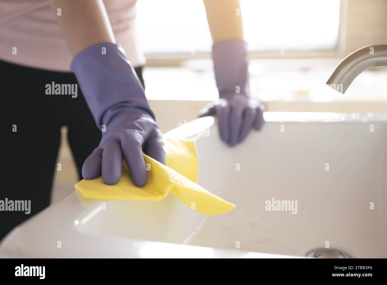 Dust wiping hi-res stock photography and images - Alamy