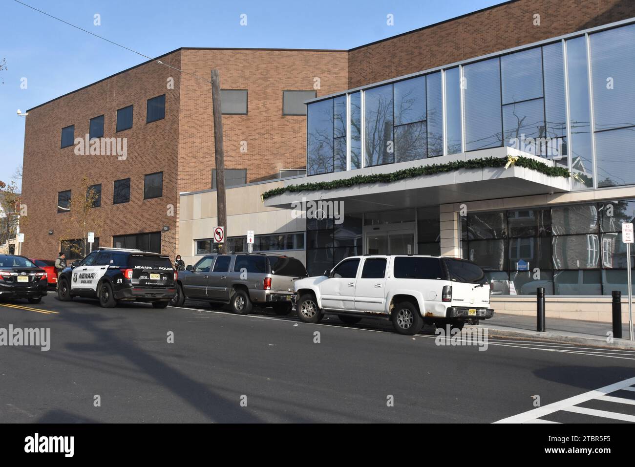 Outside of the emergency room of the hospital where the stabbing attack ...