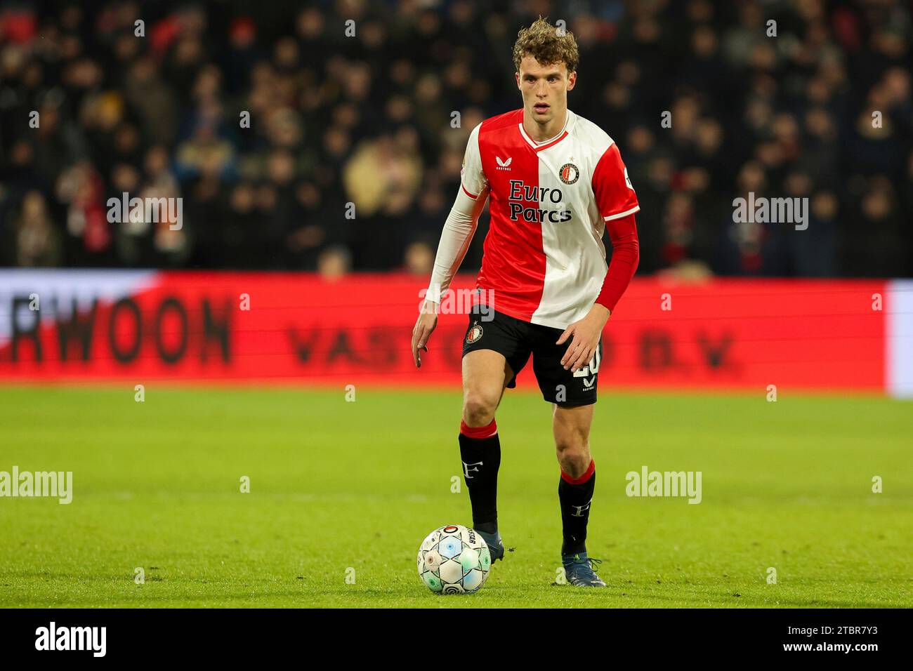 Rotterdam, Niederlande. 07th Dec, 2023. Mats Wieffer of Feyenoord in ...