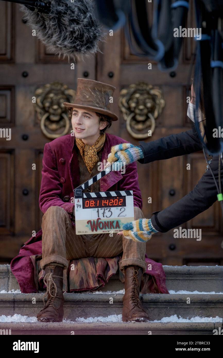 Chalamet wonka film still hi-res stock photography and images - Alamy