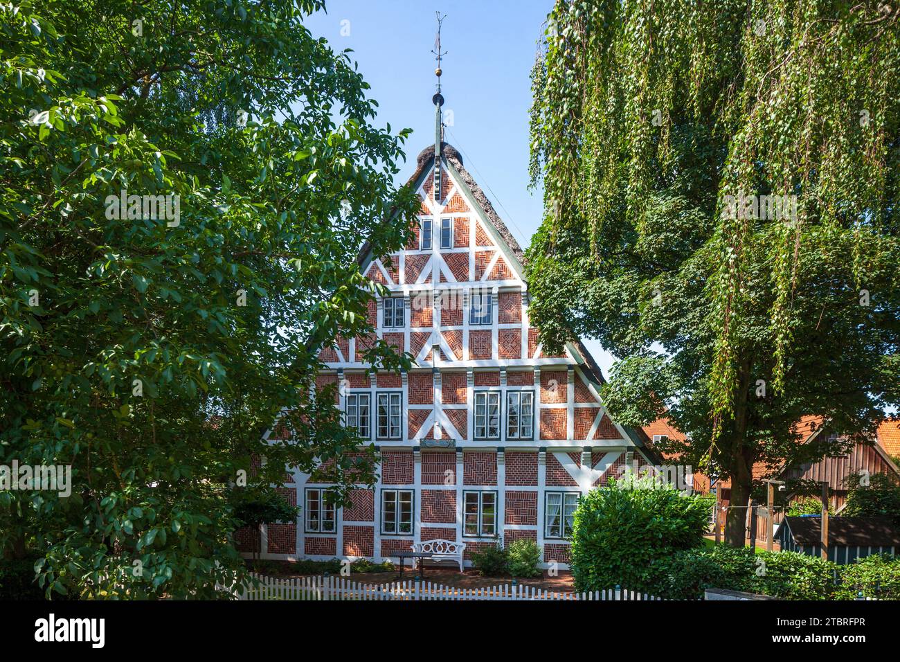 Historic half-timbered house, Steinkirchen, Altes Land, Stade district ...
