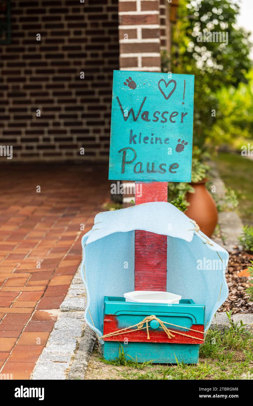 Dog bar at the roadside hi-res stock photography and images - Alamy