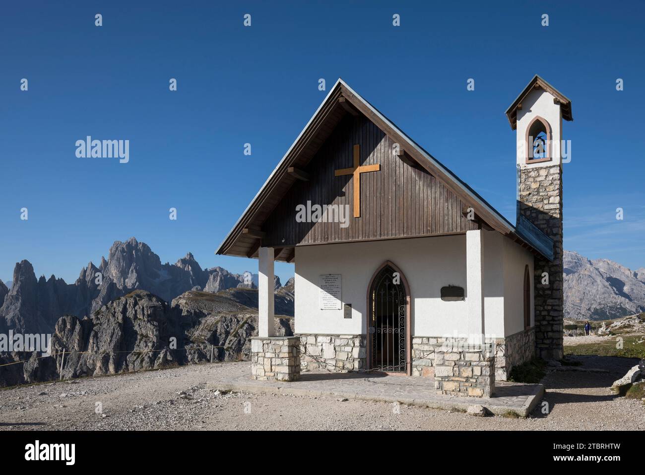 Chapel at the foot of the Three Peaks, Cappella degli Alpini, memorial ...