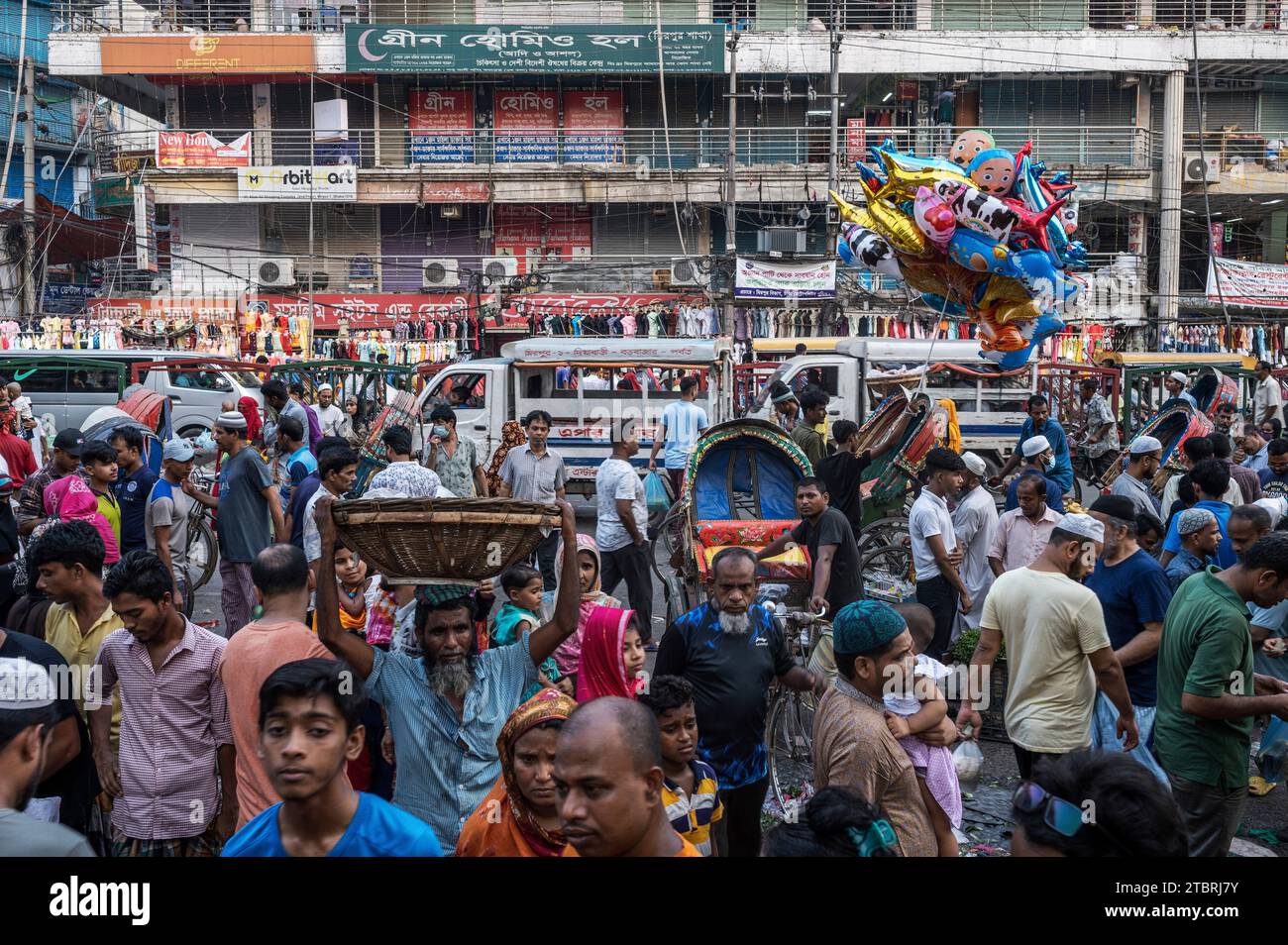 Markets streets in Dhaka, Bangladesh Stock Photo - Alamy