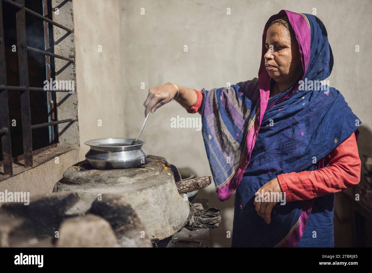 Traditional cooking at Bangladeshi home in Sylhet, Bangladesh Stock ...