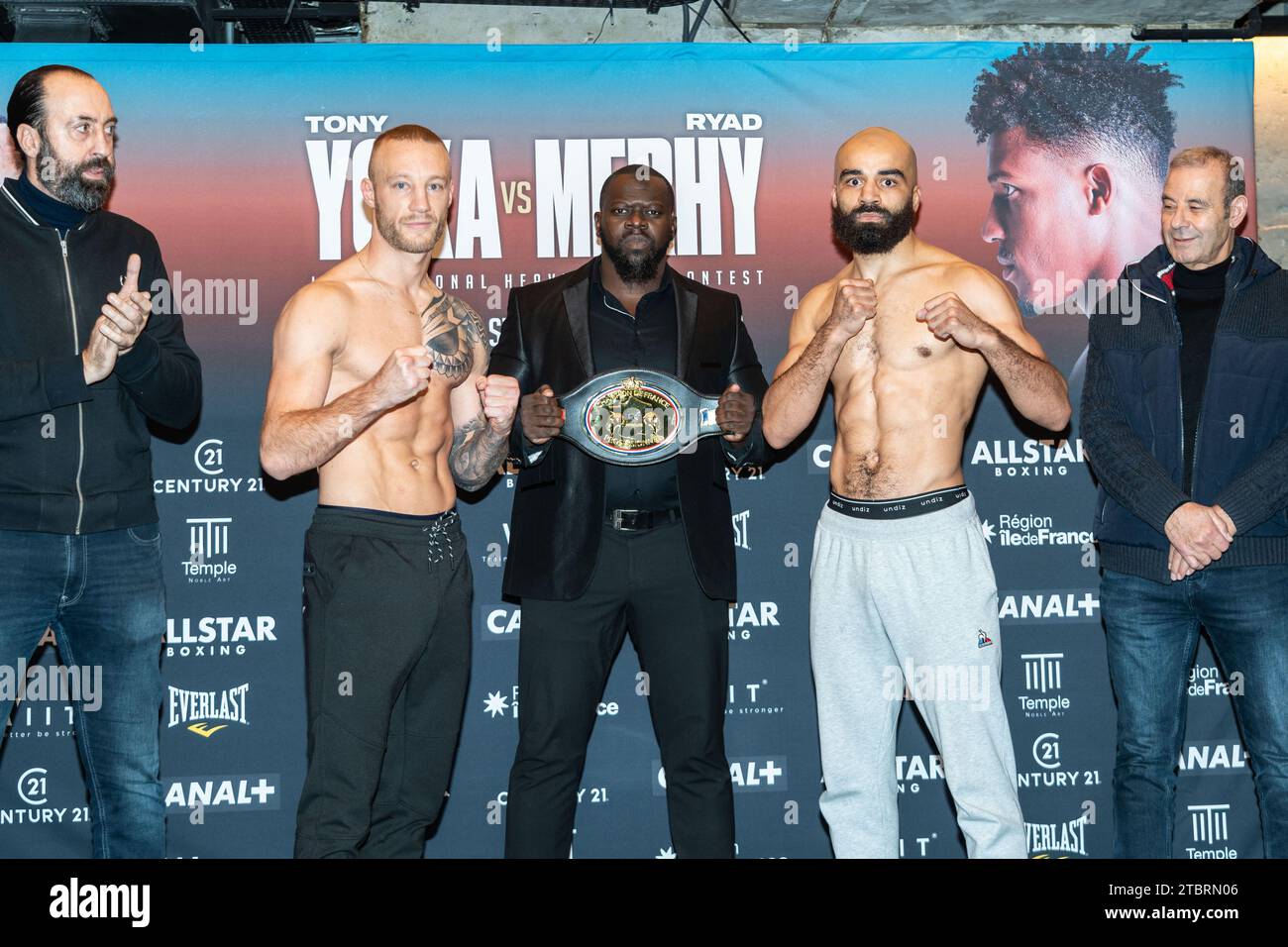 Paris, France. 08th Dec, 2023. French boxer Dylan Colin and French ...