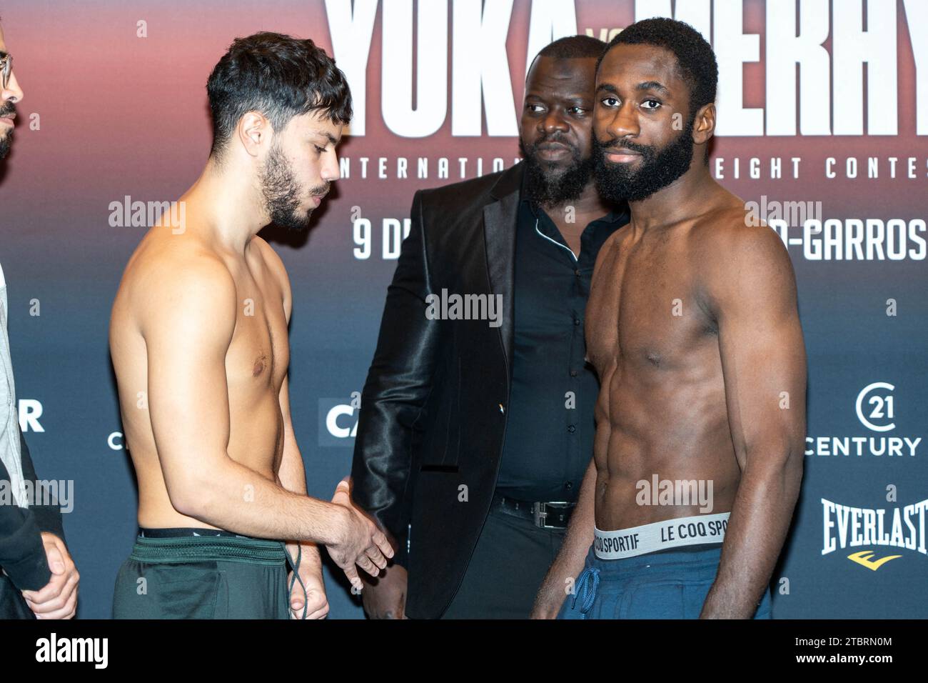 Paris, France. 08th Dec, 2023. Amine Benchia and French boxer Victor ...