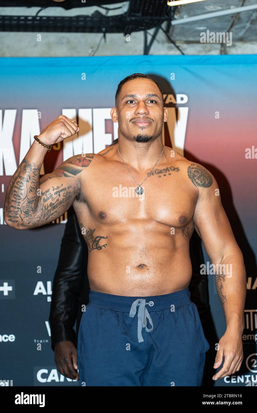 Paris, France. 08th Dec, 2023. Belgian boxer Ryad Merhy at the weigh-in ...