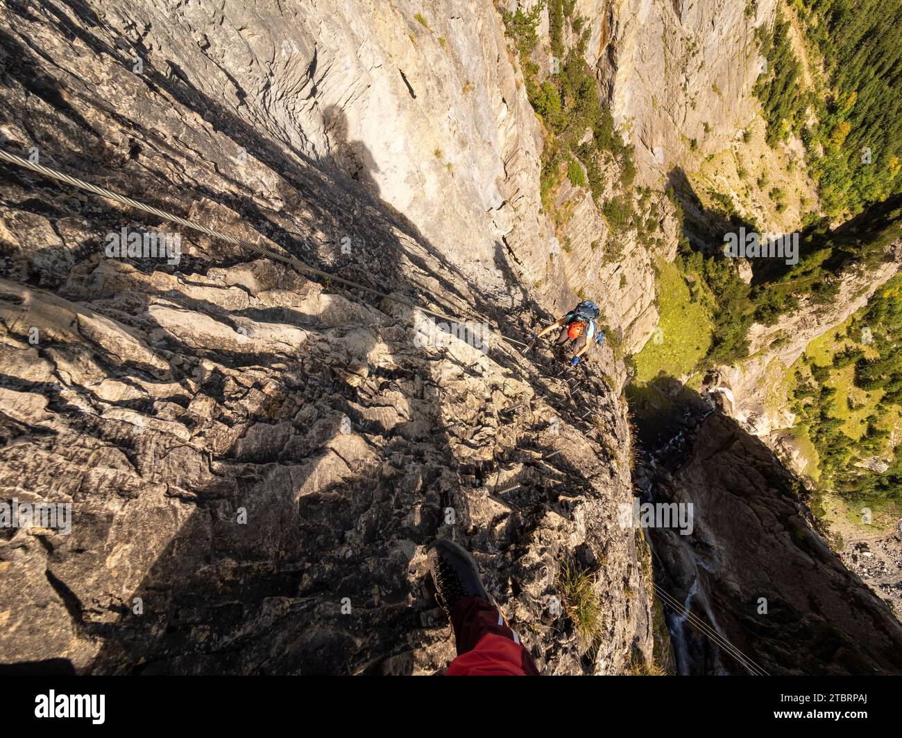 Criss crossed by pillars and gorges hi-res stock photography and images ...
