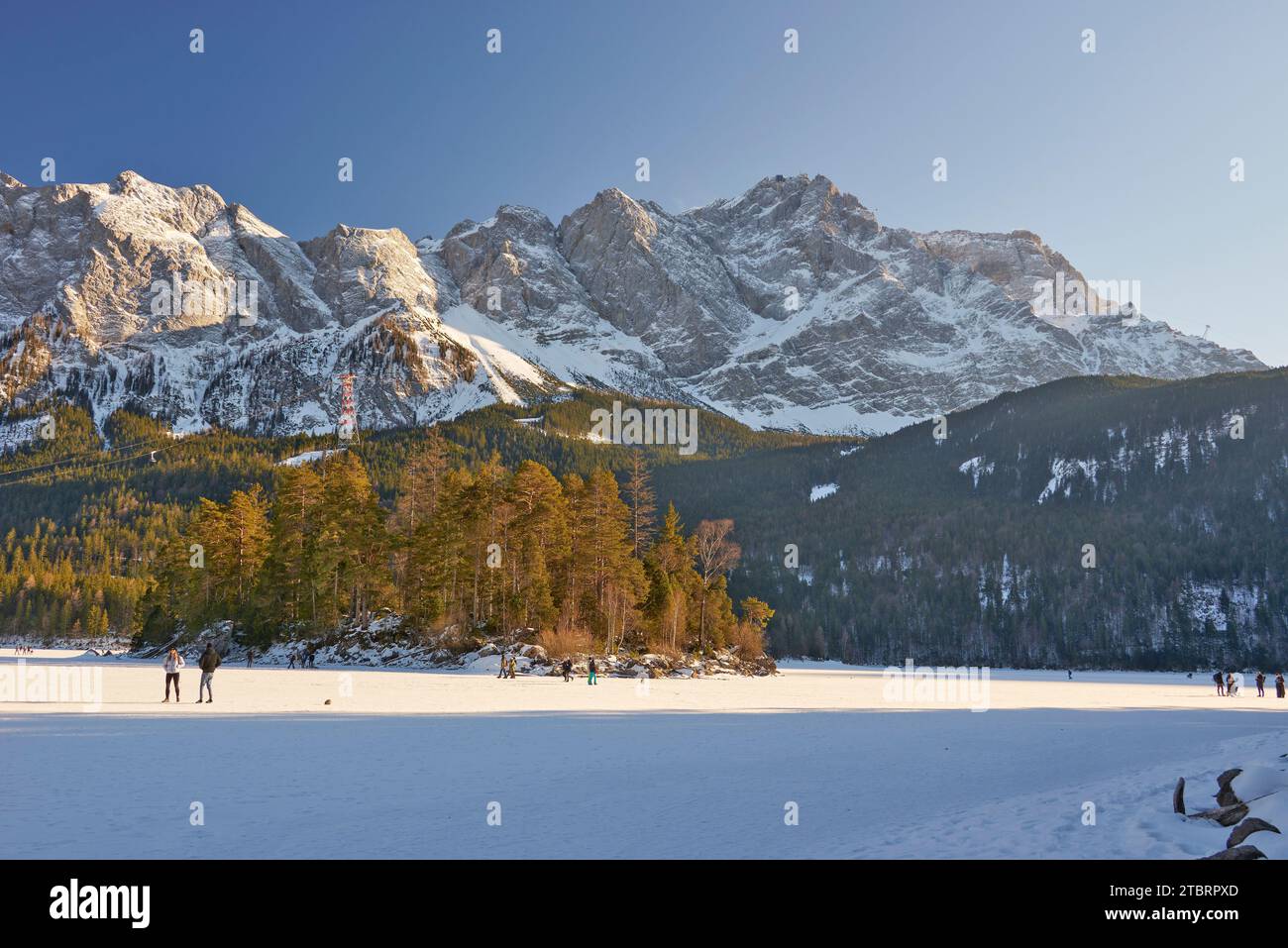 Winter landscape at the Eibsee against the Wetterstein mountains with ...