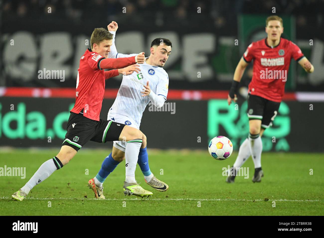 Hanover, Germany. 08th Dec, 2023. Soccer: Bundesliga 2, Hannover 96 ...