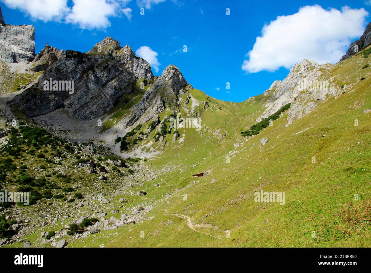 View from the Tortal towards Torscharte, in front of a white-blue sky ...