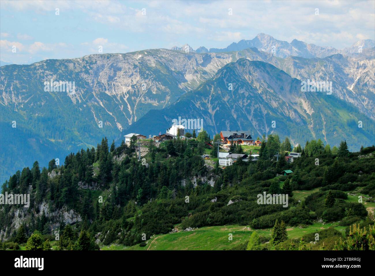 summer hike in the Rofan mountains, mountain station, Airrofan ...