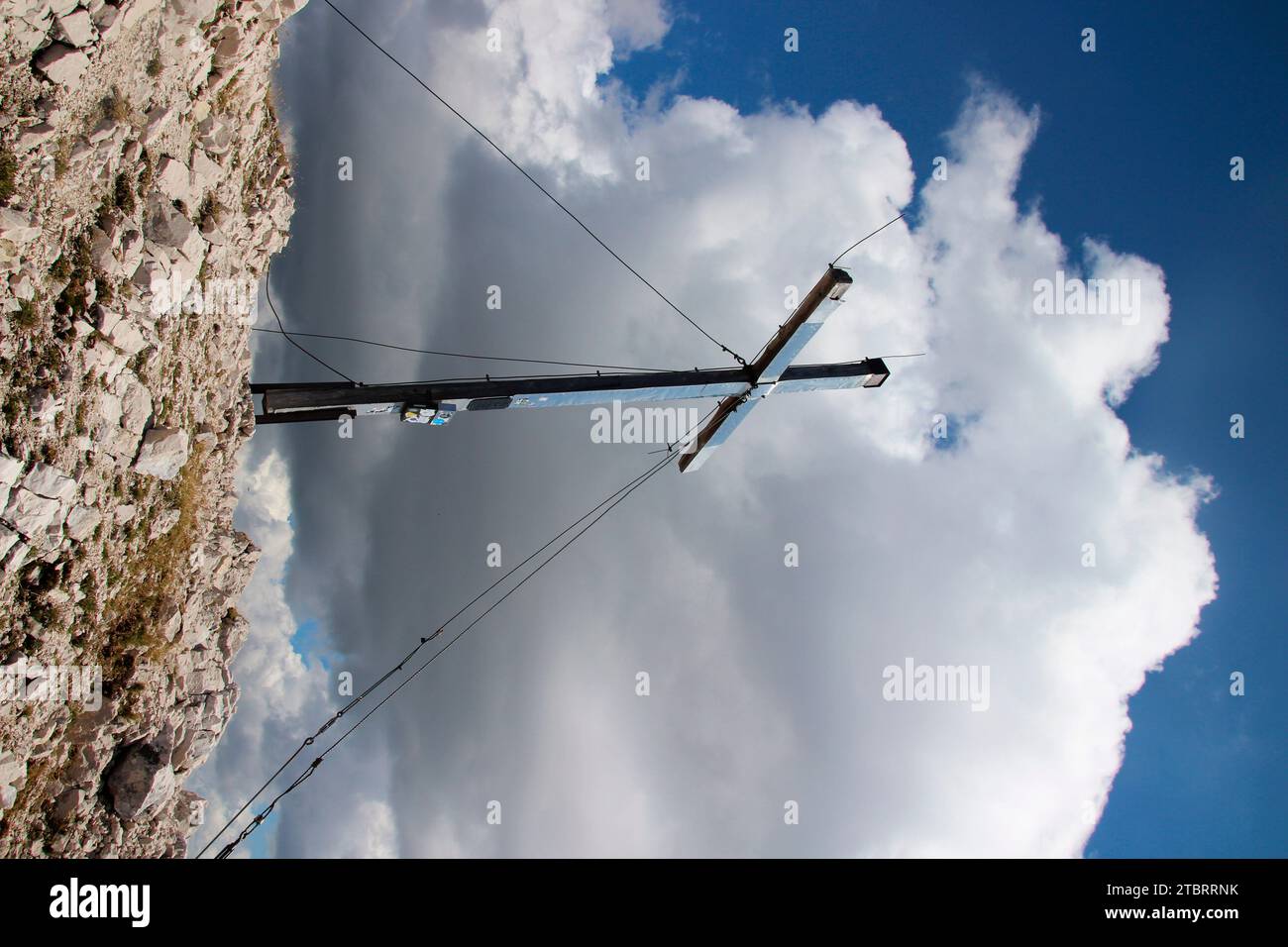Hike to Pleisenspitze (2569m) summit view, summit cross, mountain cross ...