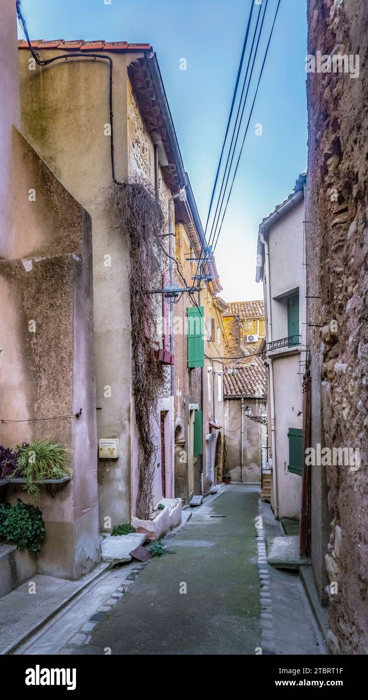 Village lane in Cruzy Stock Photo - Alamy