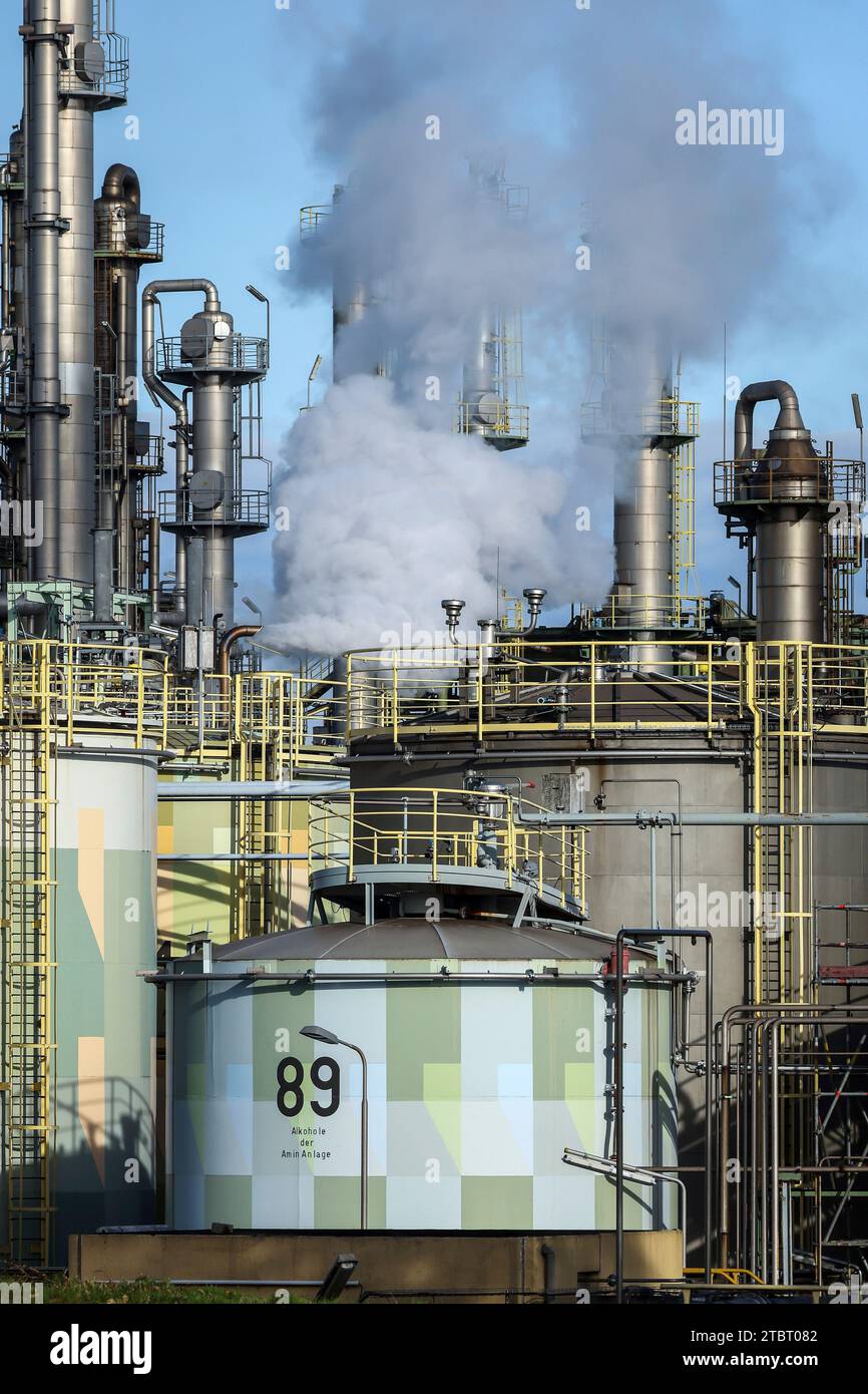 Industrial plant in the chemical park, OQ Chemicals plant Ruhrchemie ...