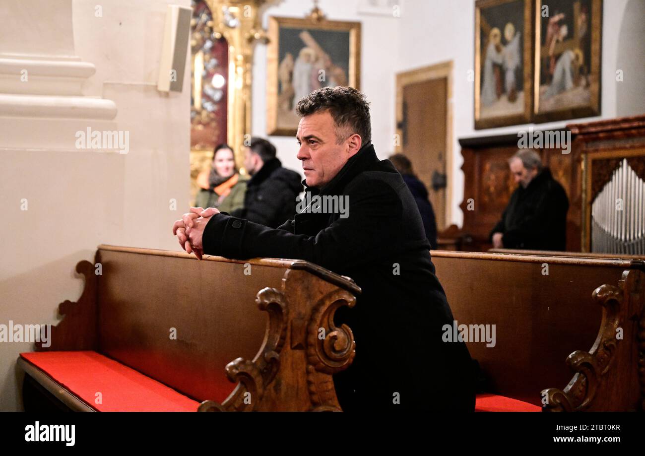 Prague, Czech Republic. 08th Dec, 2023. People say goodbye to former ...