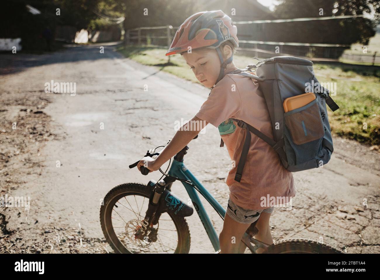Teen cycliste hi-res stock photography and images - Alamy