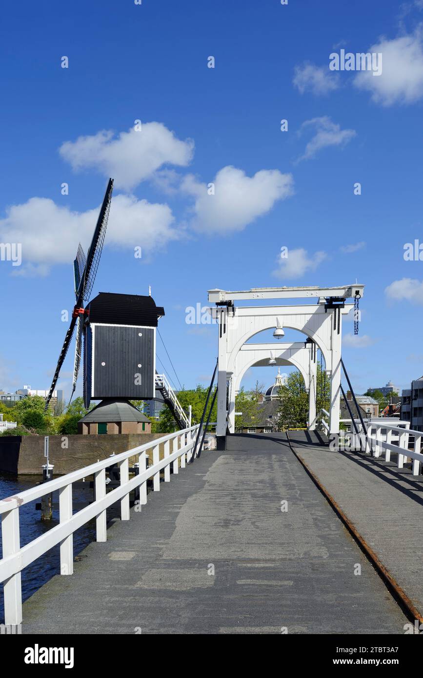 De Put drawbridge and windmill, Galgewater, Leiden, South Holland ...
