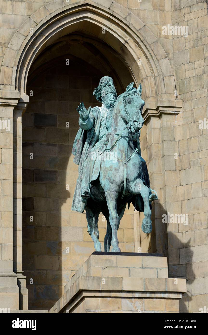 Kaiser Wilhelm monument, Kaiser Wilhelm equestrian statue, Hohensyburg, Dortmund-Syburg, North ...