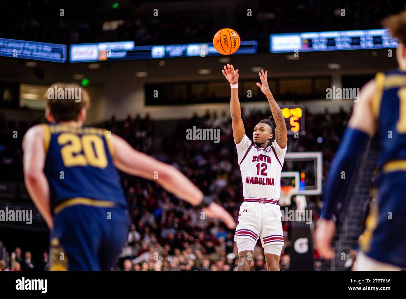 November 28, 2023: Notre Dame Fighting Irish guard Tony Sanders Jr. (12 ...