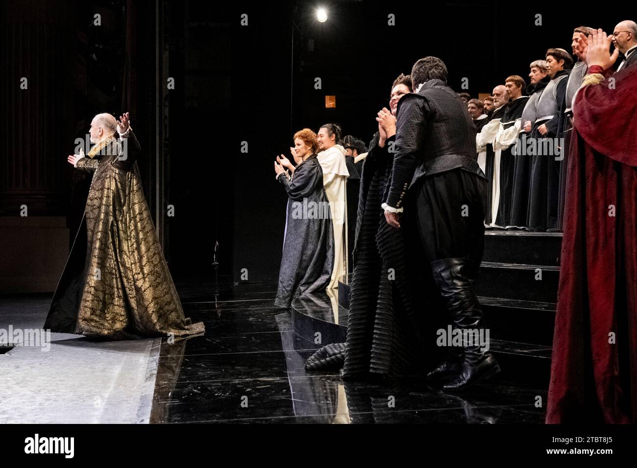 Michele Pertusi Premiere at La Scala Theatre -Don Carlo- Final Applause ...