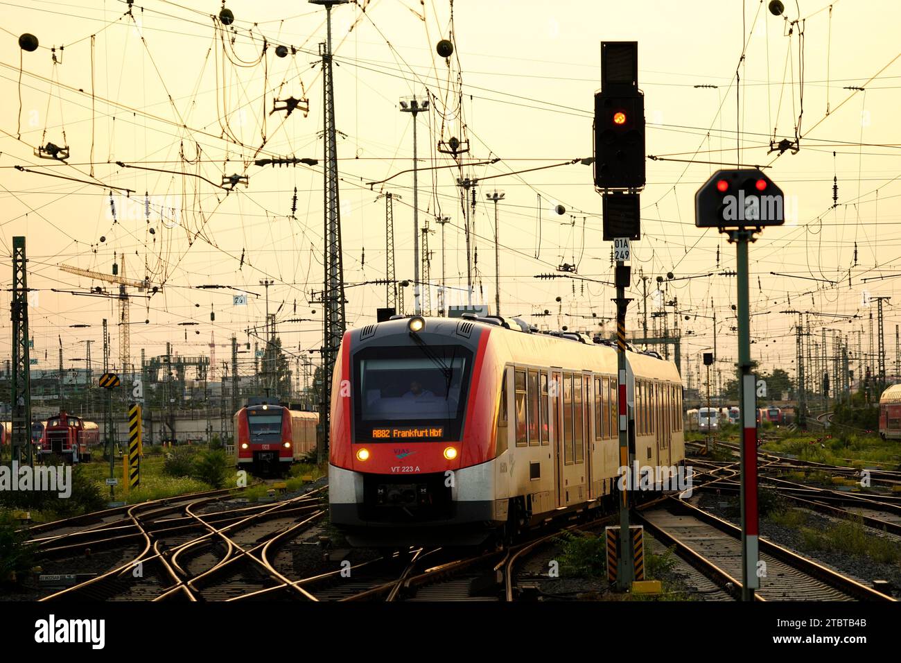 Signaling system hi-res stock photography and images - Alamy