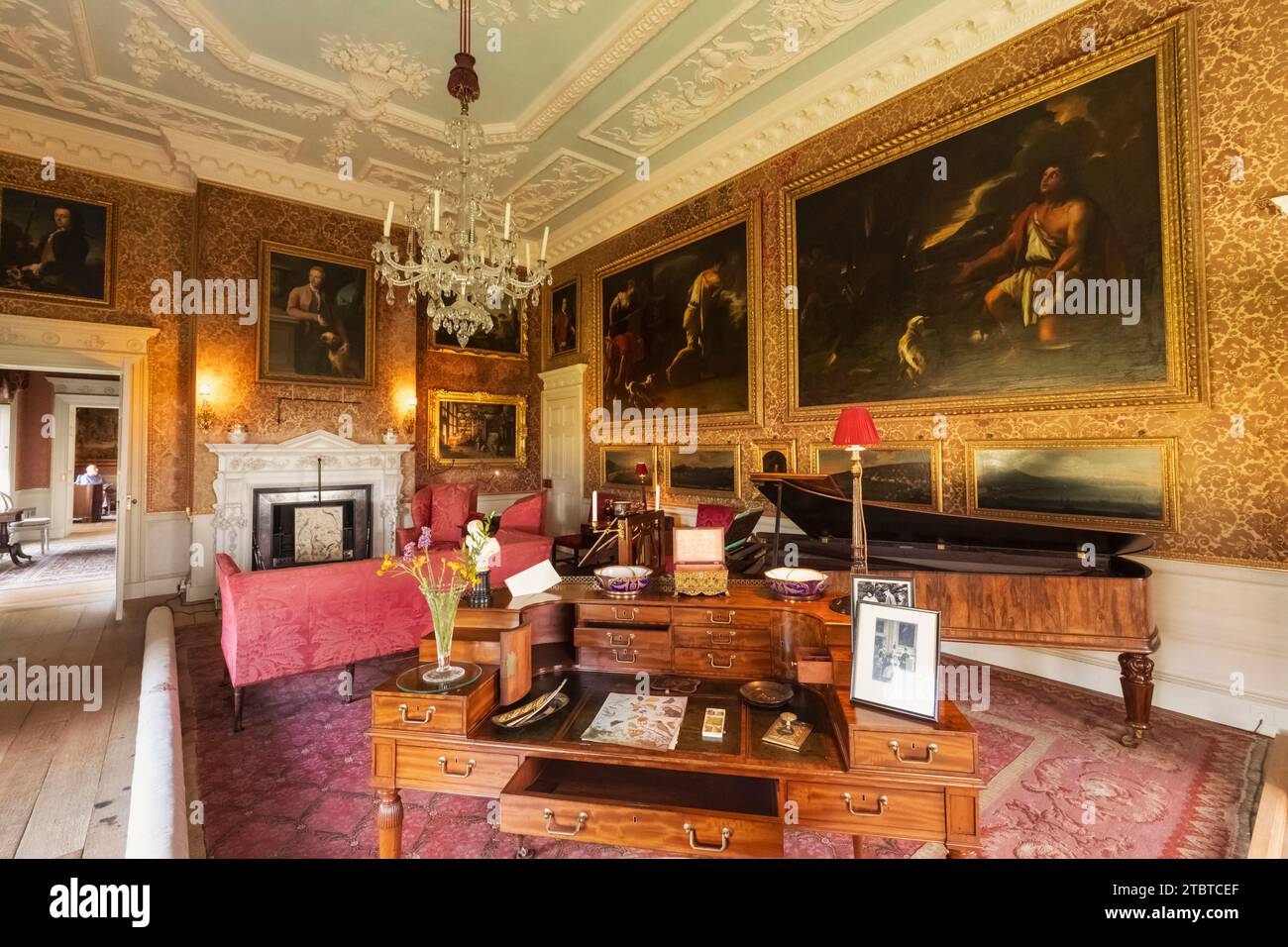 Historic house interior england hi-res stock photography and images - Alamy