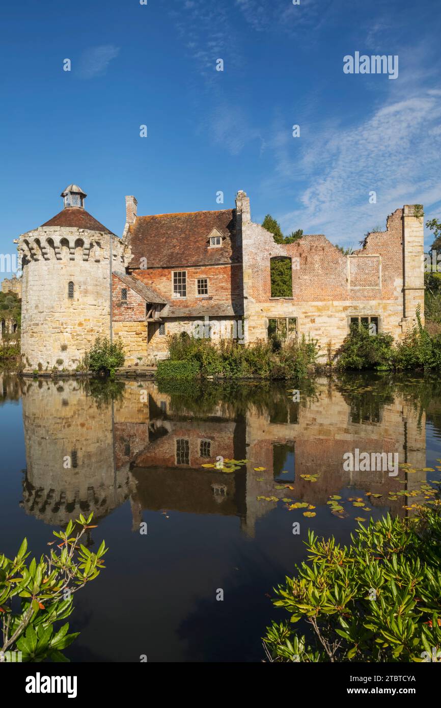 England, Kent, Lamberhurst, Scotney Castle Stock Photo - Alamy