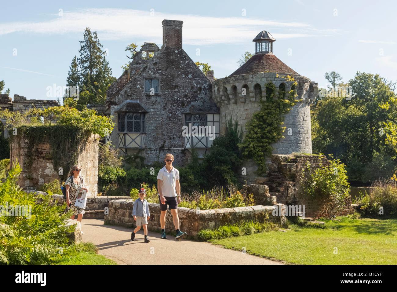 England, Kent, Lamberhurst, Scotney Castle Stock Photo - Alamy