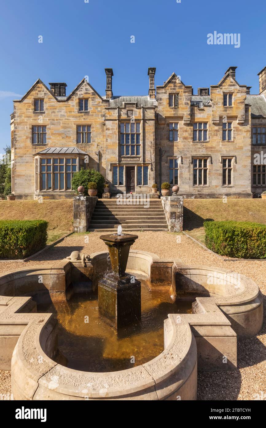 England, Kent, Lamberhurst, Scotney Castle Stock Photo - Alamy