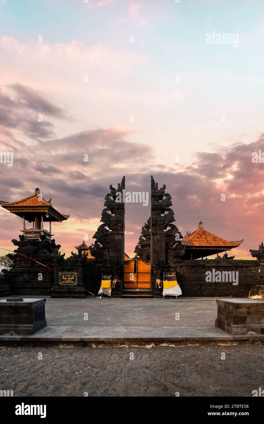Entry hindu temple hi-res stock photography and images - Alamy