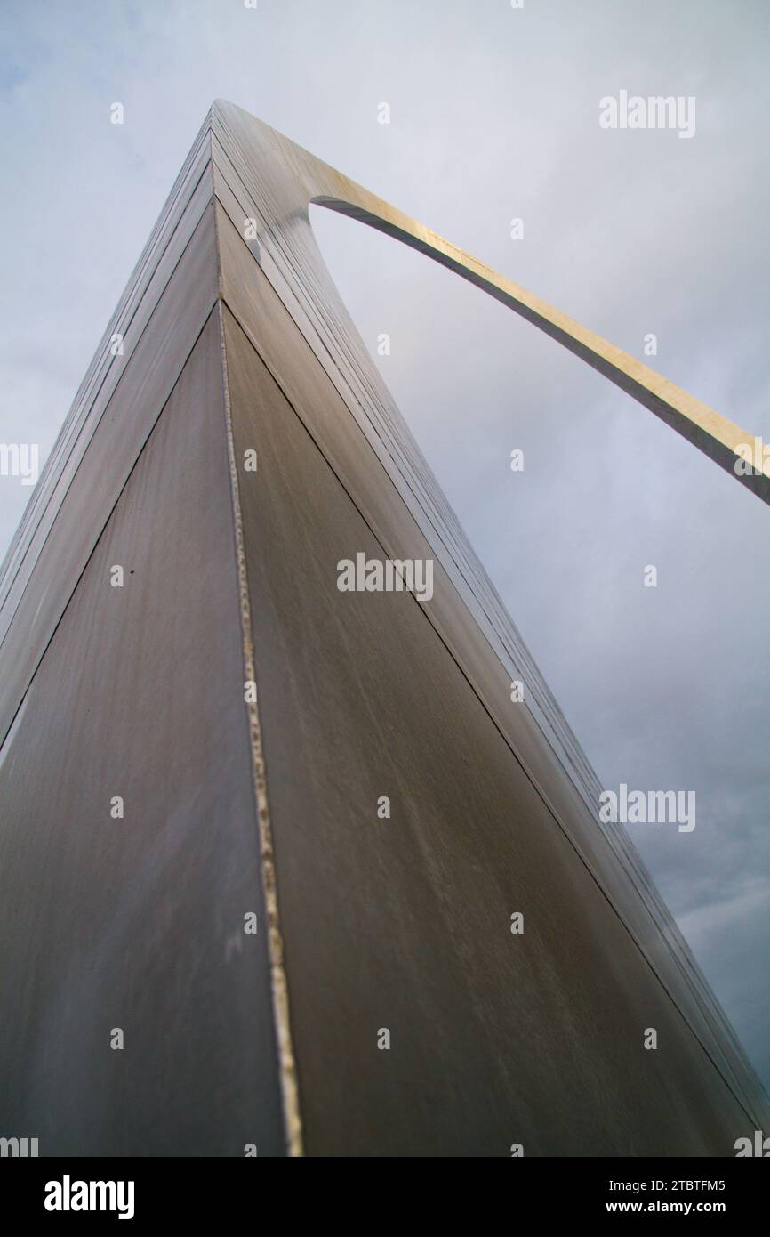 St louis gateway arch construction hi-res stock photography and images ...