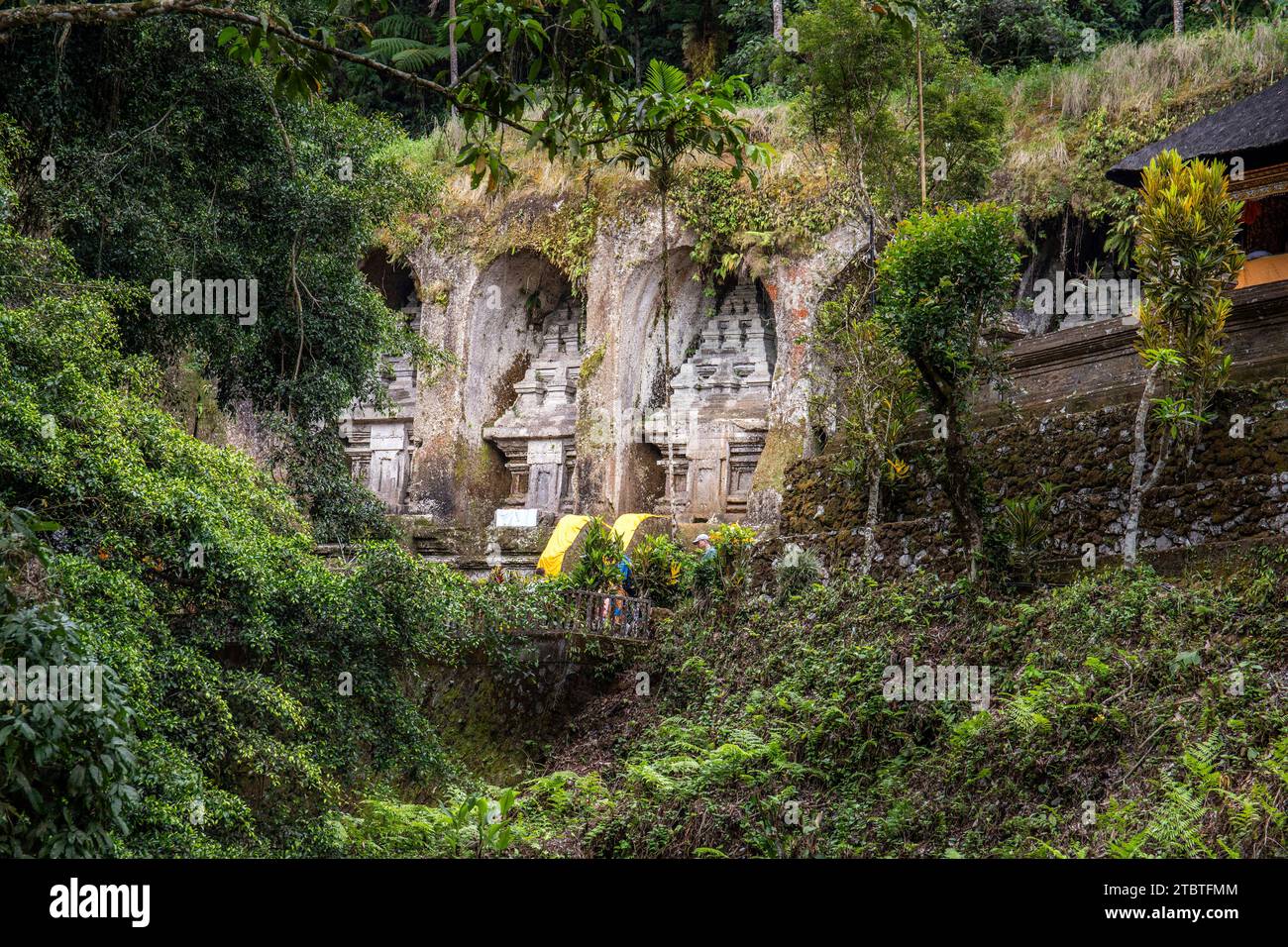 Carved stone tombs hi-res stock photography and images - Alamy