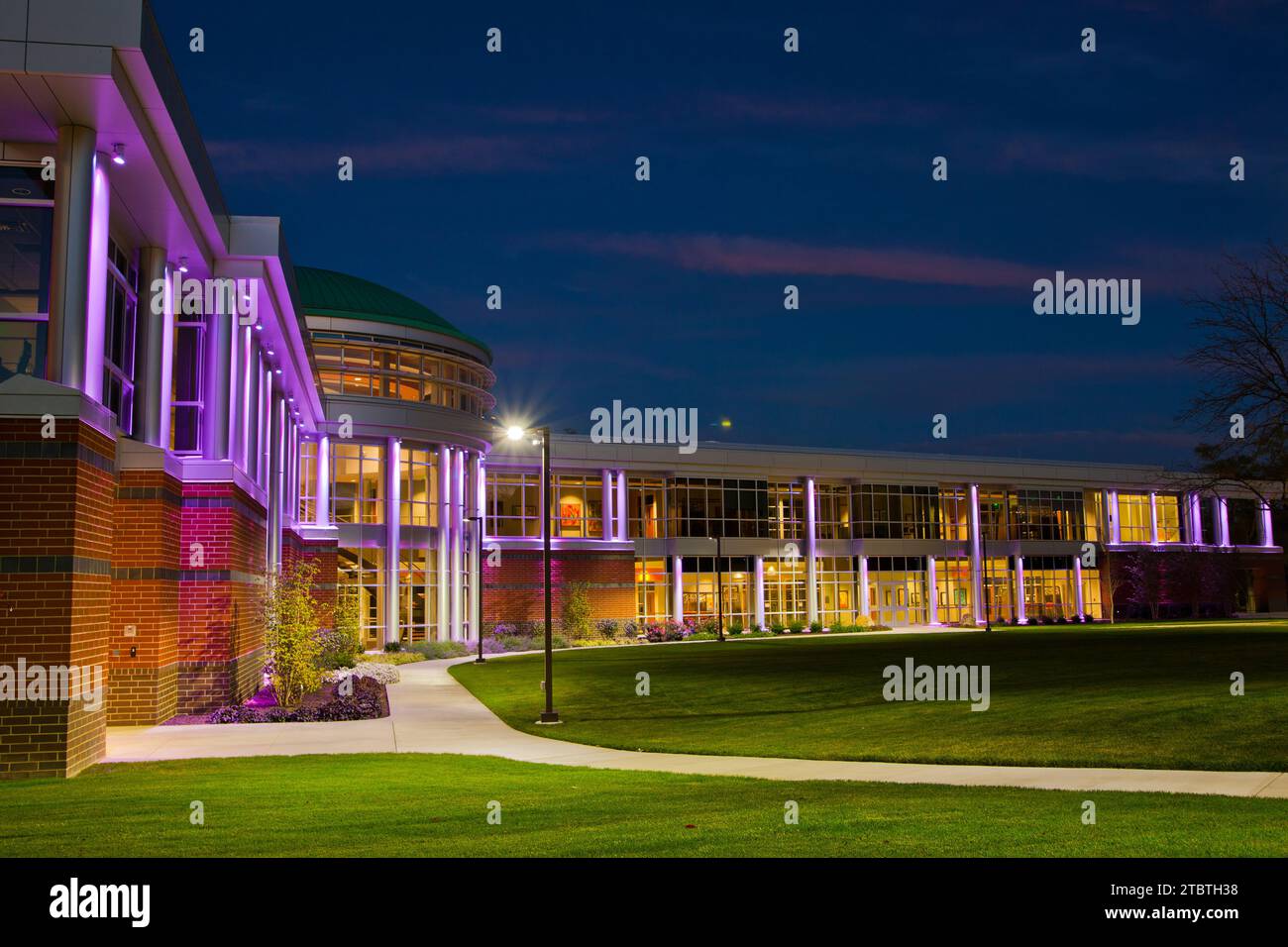 Purple glass building hi-res stock photography and images - Alamy