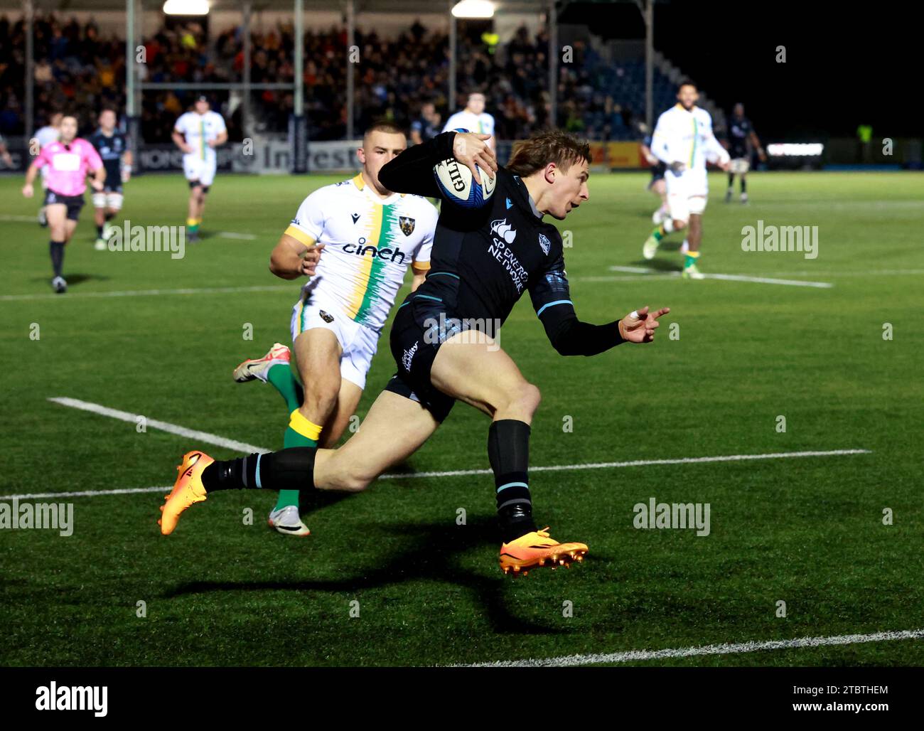 Glasgow Warriors' Sebastian Cancelliere on his way over to score their ...