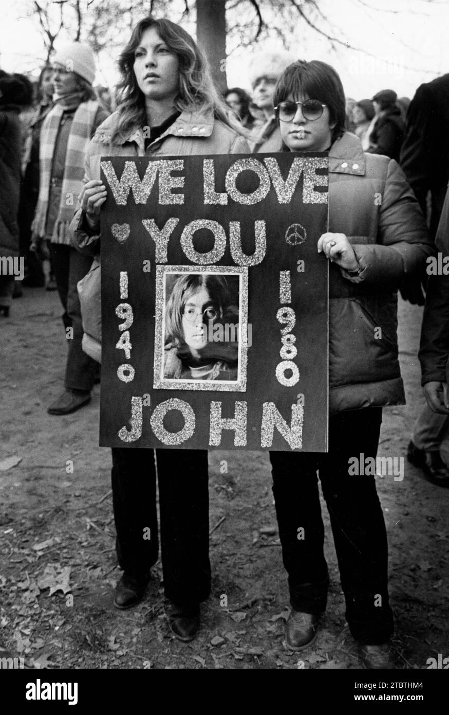 Murdered on 8 december 1980 hi-res stock photography and images - Alamy