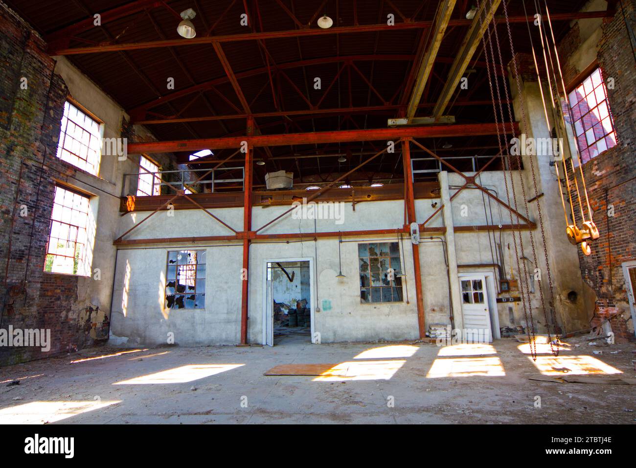 Inside the factory warehouse hi-res stock photography and images - Alamy