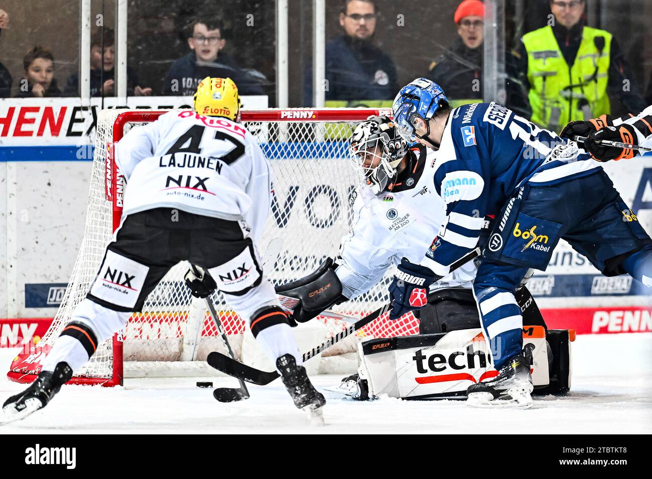 Iserlohn, Deutschland. 08th Dec, 2023. Torjubel, Jubel, Freude Balazs ...