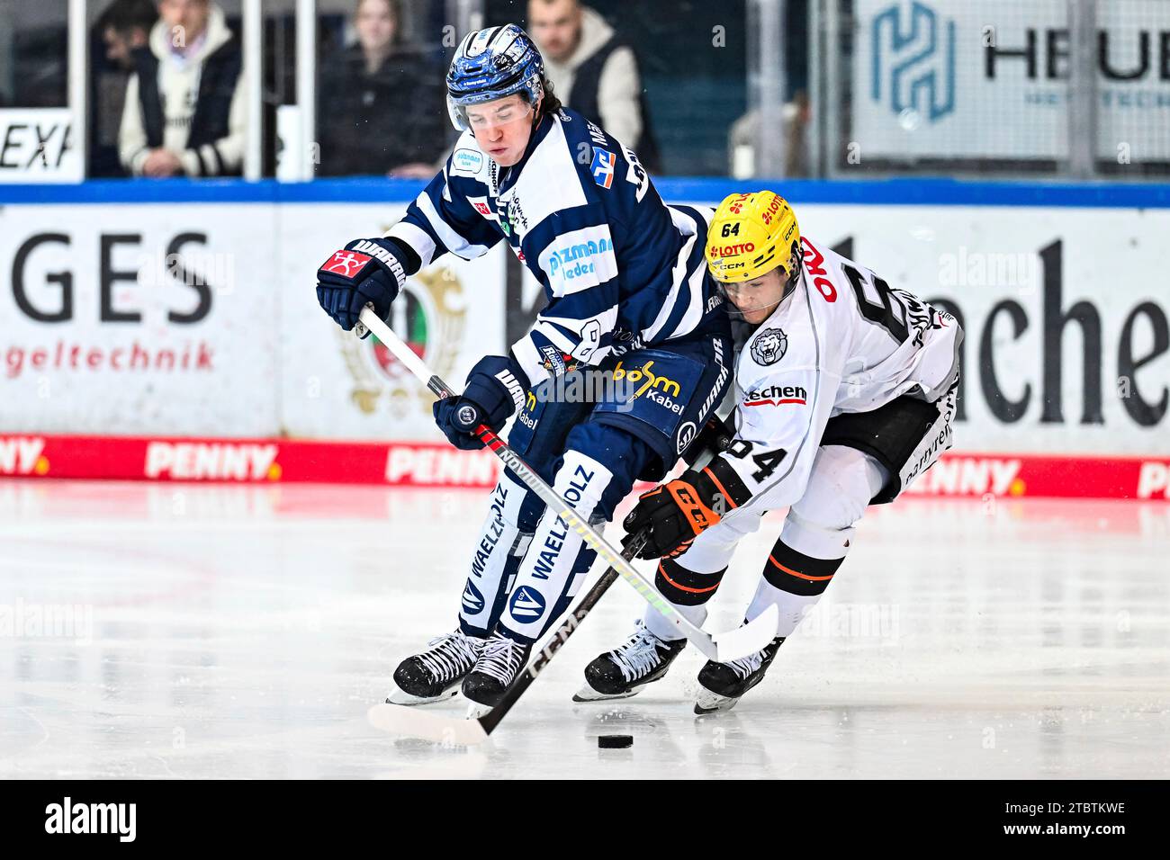 Iserlohn, Deutschland. 08th Dec, 2023. Tyler Boland (Iserlohn Roosters ...