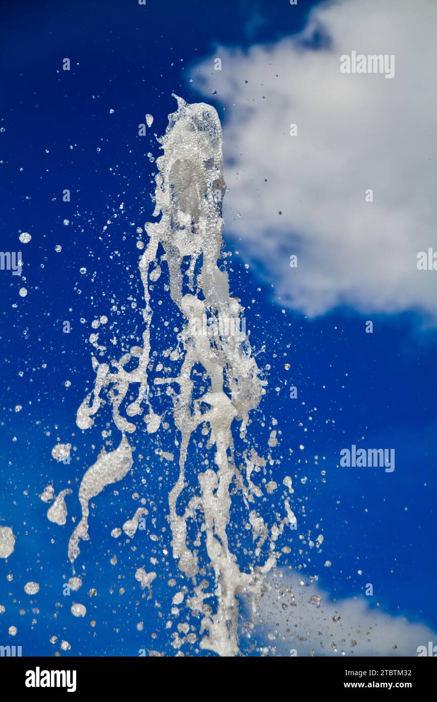 Dynamic splash blue water hi-res stock photography and images - Alamy