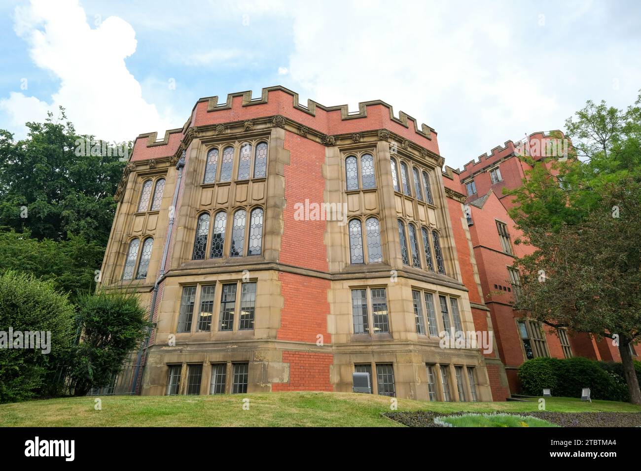 Firth Court, University of Sheffield, a neo-Gothic building built in ...